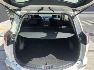 Balts Toyota RAV4 2016 Šauļi, ar dzinēja tilpumu 2.00 L un nobraukumu 191 tūkst. km par 11950 €, foto 15 vietnē AUTOMOTO.COM.LV