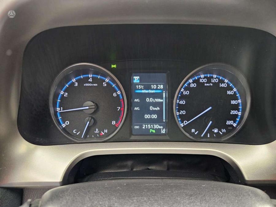 White Toyota RAV4 2016 in Panevezys, with an engine capacity of 1.99 L and mileage of 215 thousand km for 13990 €, photo 28 on AUTOMOTO.COM.LV