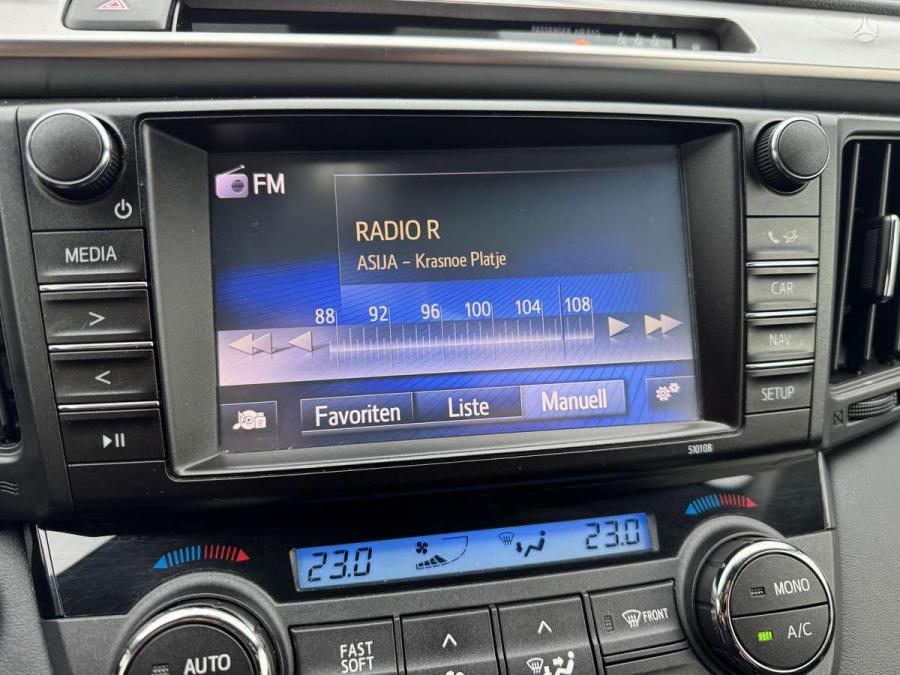 White Toyota RAV4 2016 in Vilnius, with an engine capacity of 2.49 L and mileage of 192 thousand km for 17700 €, photo 20 on AUTOMOTO.COM.LV