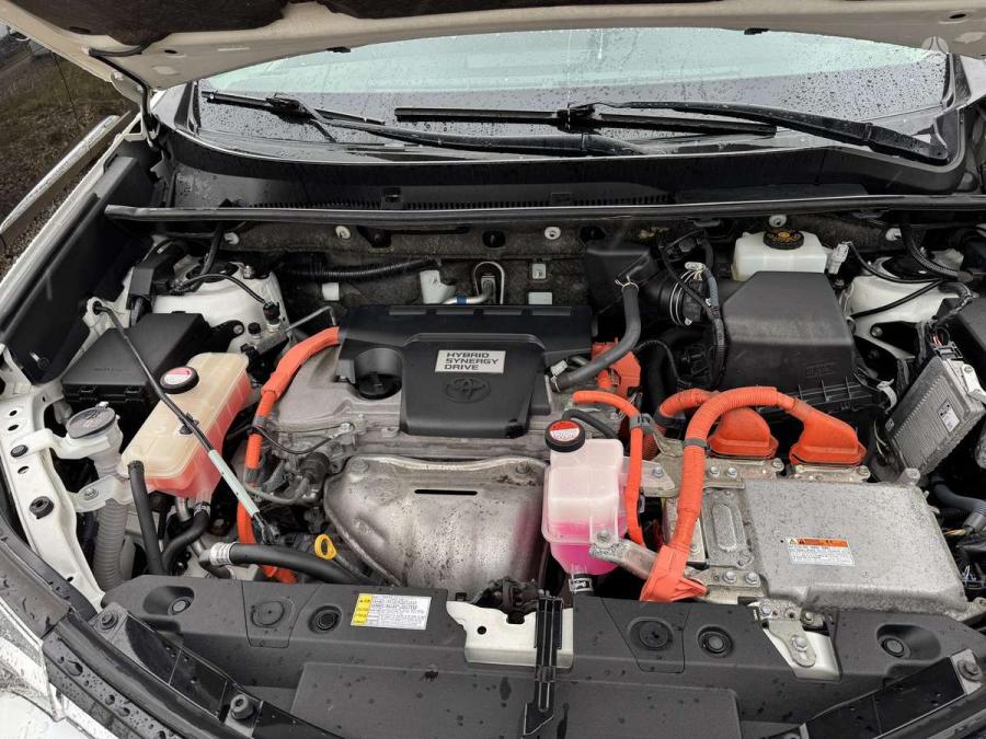 White Toyota RAV4 2016 in Vilnius, with an engine capacity of 2.49 L and mileage of 192 thousand km for 17700 €, photo 24 on AUTOMOTO.COM.LV