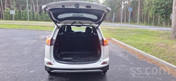 Balts Toyota RAV4 2016 Rīga, ar dzinēja tilpumu 2.50 L un nobraukumu 460 tūkst. km par 9000 €, foto 7 vietnē AUTOMOTO.COM.LV