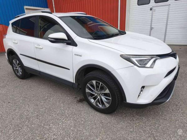 Balts Toyota RAV4 2016 Kauņa, ar dzinēja tilpumu 2.50 L un nobraukumu 198 tūkst. km par 10200 €, foto 4 vietnē AUTOMOTO.COM.LV