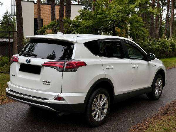 Balts Toyota RAV4 2016 Viļņa, ar dzinēja tilpumu 2.49 L un nobraukumu 192 tūkst. km par 17400 €, foto 9 vietnē AUTOMOTO.COM.LV
