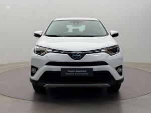 White Toyota RAV4 2016 in Panevezys, with an engine capacity of 2.49 L and mileage of 149 thousand km for 17990 €, photo 3 on AUTOMOTO.COM.LV