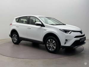 White Toyota RAV4 2016 in Panevezys, with an engine capacity of 2.49 L and mileage of 149 thousand km for 17990 €, photo 4 on AUTOMOTO.COM.LV