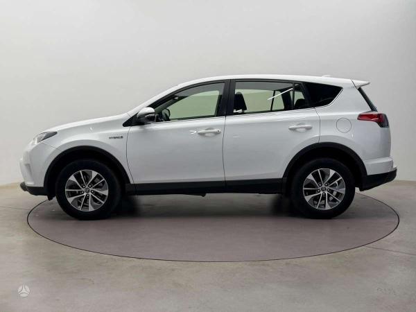 Balts Toyota RAV4 2016 Panevēža, ar dzinēja tilpumu 2.49 L un nobraukumu 149 tūkst. km par 17990 €, foto 5 vietnē AUTOMOTO.COM.LV