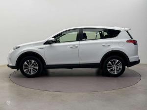 White Toyota RAV4 2016 in Panevezys, with an engine capacity of 2.49 L and mileage of 149 thousand km for 17990 €, photo 6 on AUTOMOTO.COM.LV
