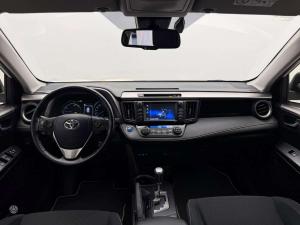 White Toyota RAV4 2016 in Panevezys, with an engine capacity of 2.49 L and mileage of 149 thousand km for 17990 €, photo 19 on AUTOMOTO.COM.LV