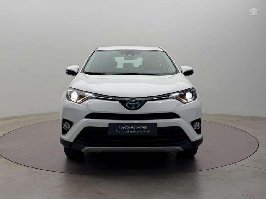 White Toyota RAV4 2016 in Panevezys, with an engine capacity of 2.49 L and mileage of 149 thousand km for 17990 €, photo 33 on AUTOMOTO.COM.LV
