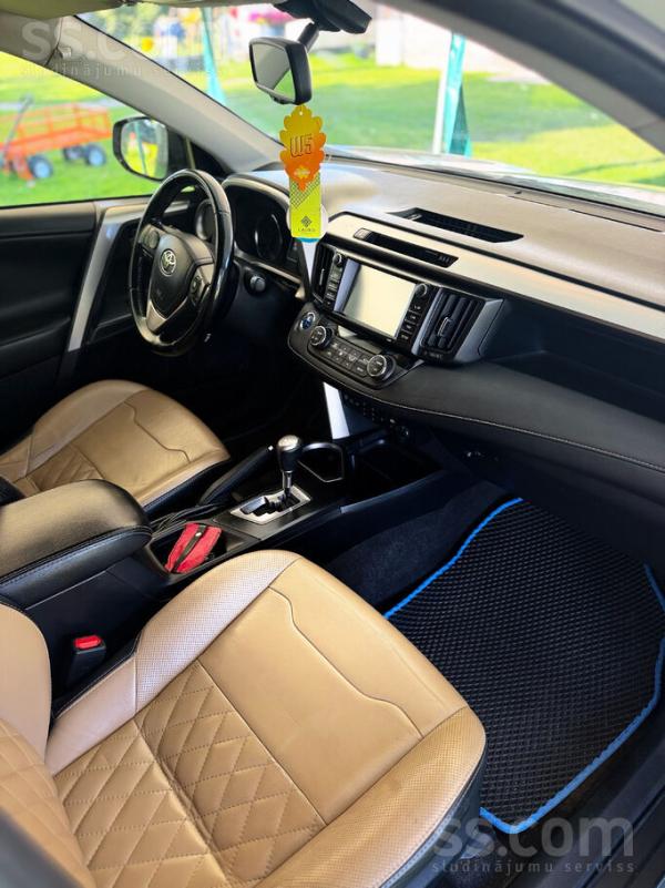 Balts Toyota RAV4 2016 Saldus, ar dzinēja tilpumu 2.50 L un nobraukumu 285 tūkst. km par 14500 €, foto 8 vietnē AUTOMOTO.COM.LV