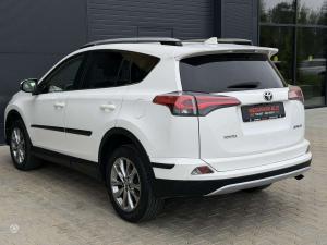 White Toyota RAV4 2016 in Vilnius, with an engine capacity of 2.00 L and mileage of 145 thousand km for 15555 €, photo 4 on AUTOMOTO.COM.LV