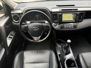 White Toyota RAV4 2016 in Vilnius, with an engine capacity of 2.00 L and mileage of 145 thousand km for 15555 €, photo 9 on AUTOMOTO.COM.LV