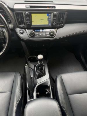 White Toyota RAV4 2016 in Vilnius, with an engine capacity of 2.00 L and mileage of 145 thousand km for 15555 €, photo 12 on AUTOMOTO.COM.LV