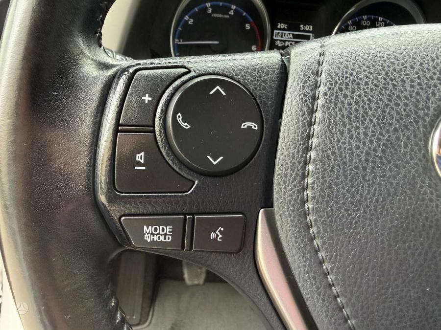 White Toyota RAV4 2016 in Vilnius, with an engine capacity of 2.00 L and mileage of 145 thousand km for 15555 €, photo 20 on AUTOMOTO.COM.LV