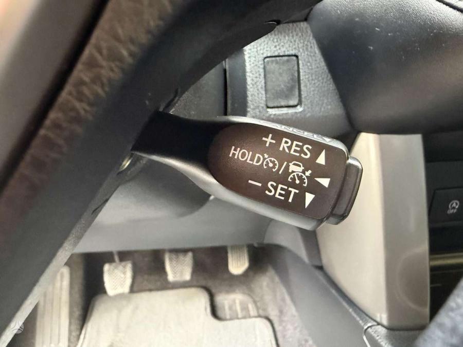 White Toyota RAV4 2016 in Vilnius, with an engine capacity of 2.00 L and mileage of 145 thousand km for 15555 €, photo 23 on AUTOMOTO.COM.LV