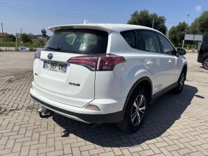White Toyota RAV4 2016 in Taurage, with an engine capacity of 2.00 L and mileage of 200 thousand km for 9700 €, photo 4 on AUTOMOTO.COM.LV