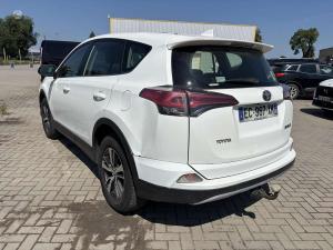 White Toyota RAV4 2016 in Taurage, with an engine capacity of 2.00 L and mileage of 200 thousand km for 9700 €, photo 6 on AUTOMOTO.COM.LV