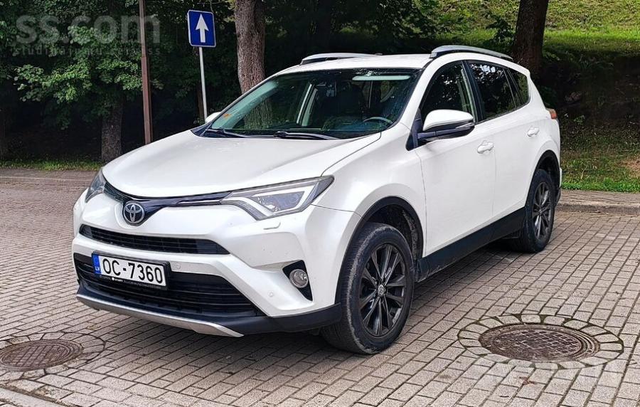 Balts Toyota RAV4 2016 Rēzekne, ar dzinēja tilpumu 2.00 L un nobraukumu 213 tūkst. km par 14700 €, foto 1 vietnē AUTOMOTO.COM.LV