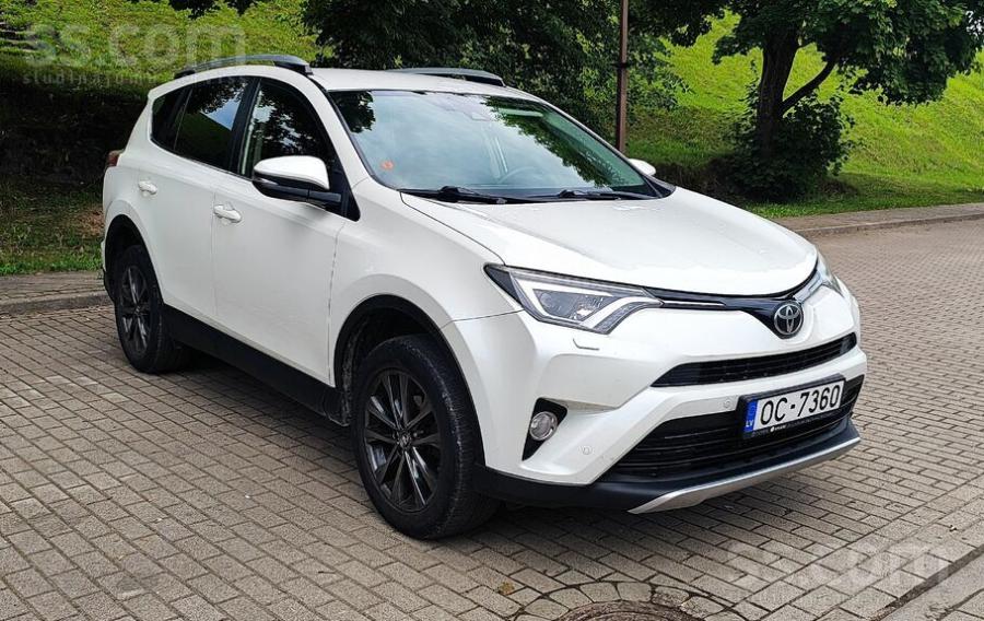 Balts Toyota RAV4 2016 Rēzekne, ar dzinēja tilpumu 2.00 L un nobraukumu 213 tūkst. km par 14700 €, foto 3 vietnē AUTOMOTO.COM.LV