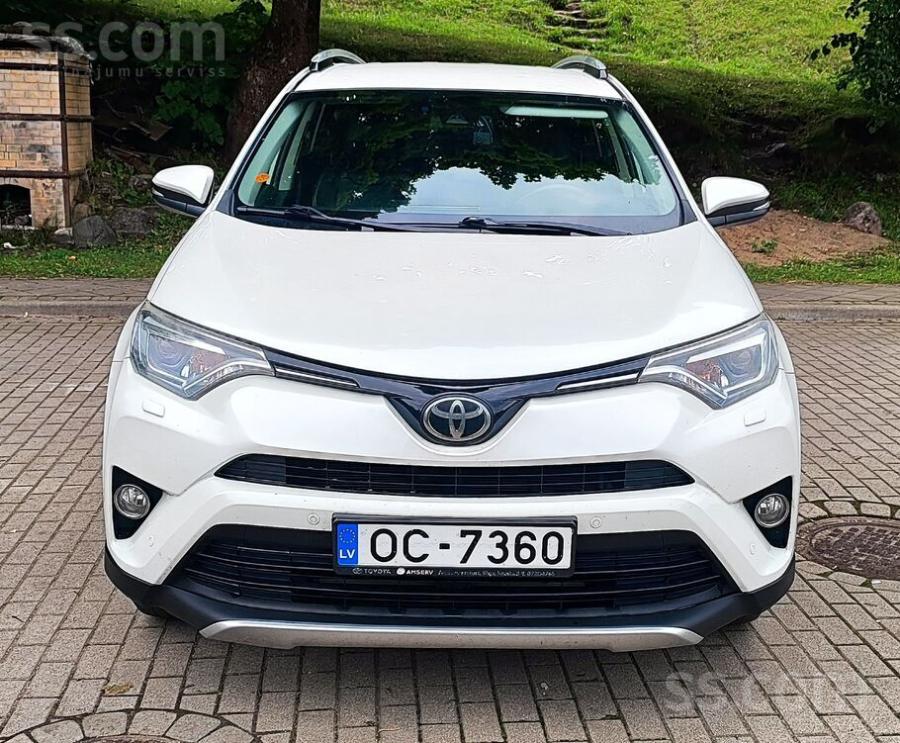 Balts Toyota RAV4 2016 Rēzekne, ar dzinēja tilpumu 2.00 L un nobraukumu 213 tūkst. km par 14700 €, foto 4 vietnē AUTOMOTO.COM.LV