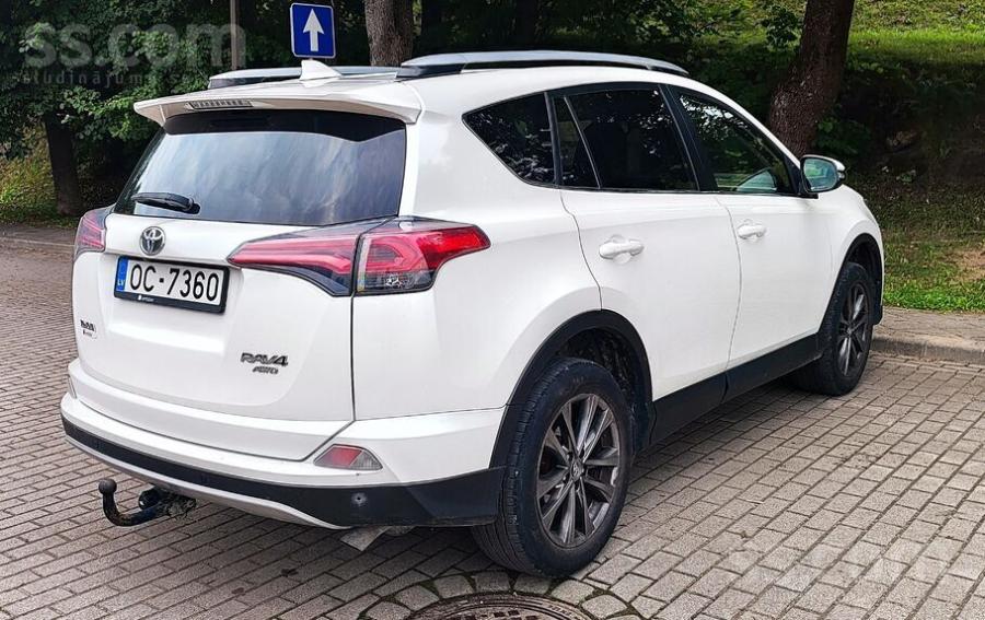 Balts Toyota RAV4 2016 Rēzekne, ar dzinēja tilpumu 2.00 L un nobraukumu 213 tūkst. km par 14700 €, foto 6 vietnē AUTOMOTO.COM.LV