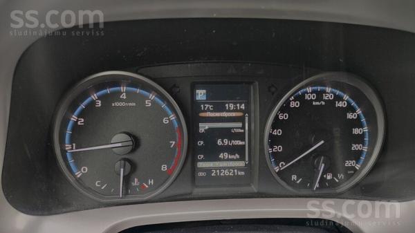 Balts Toyota RAV4 2016 Rēzekne, ar dzinēja tilpumu 2.00 L un nobraukumu 213 tūkst. km par 14700 €, foto 9 vietnē AUTOMOTO.COM.LV