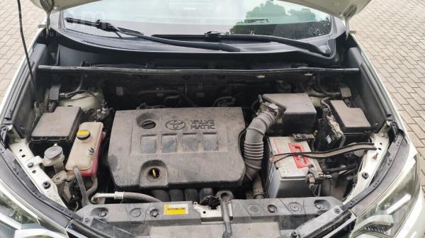 Balts Toyota RAV4 2016 Rēzekne, ar dzinēja tilpumu 2.00 L un nobraukumu 213 tūkst. km par 14700 €, foto 7 vietnē AUTOMOTO.COM.LV