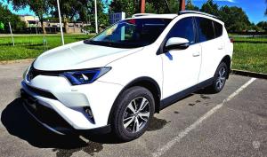 Balts Toyota RAV4 2016 Klaipėda, ar dzinēja tilpumu 2.00 L un nobraukumu 120 tūkst. km par 17200 €, foto  vietnē AUTOMOTO.COM.LV