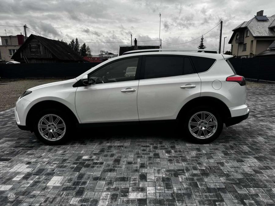 Balts Toyota RAV4 2016 Kauņa, ar dzinēja tilpumu 2.49 L un nobraukumu 170 tūkst. km par 15200 €, foto 10 vietnē AUTOMOTO.COM.LV