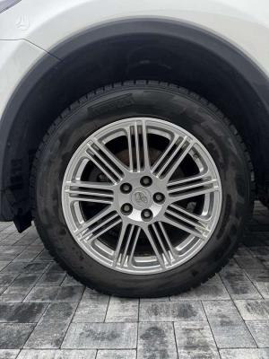 Balts Toyota RAV4 2016 Kauņa, ar dzinēja tilpumu 2.49 L un nobraukumu 170 tūkst. km par 15200 €, foto 11 vietnē AUTOMOTO.COM.LV