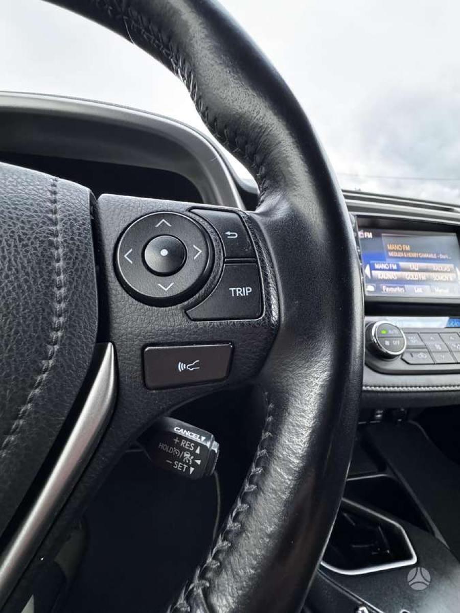 Balts Toyota RAV4 2016 Kauņa, ar dzinēja tilpumu 2.49 L un nobraukumu 170 tūkst. km par 15200 €, foto 15 vietnē AUTOMOTO.COM.LV