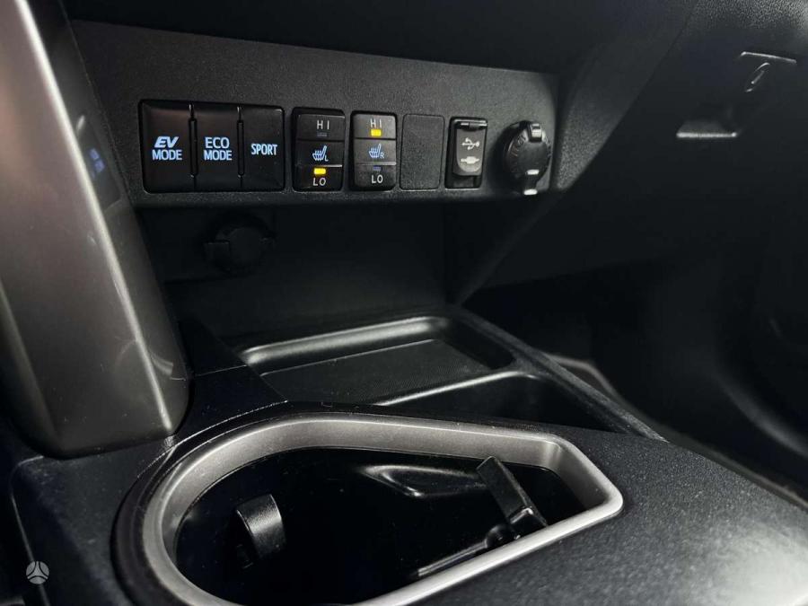 Balts Toyota RAV4 2016 Kauņa, ar dzinēja tilpumu 2.49 L un nobraukumu 170 tūkst. km par 15200 €, foto 17 vietnē AUTOMOTO.COM.LV