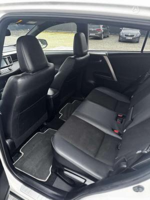 Balts Toyota RAV4 2016 Kauņa, ar dzinēja tilpumu 2.49 L un nobraukumu 170 tūkst. km par 15200 €, foto 21 vietnē AUTOMOTO.COM.LV