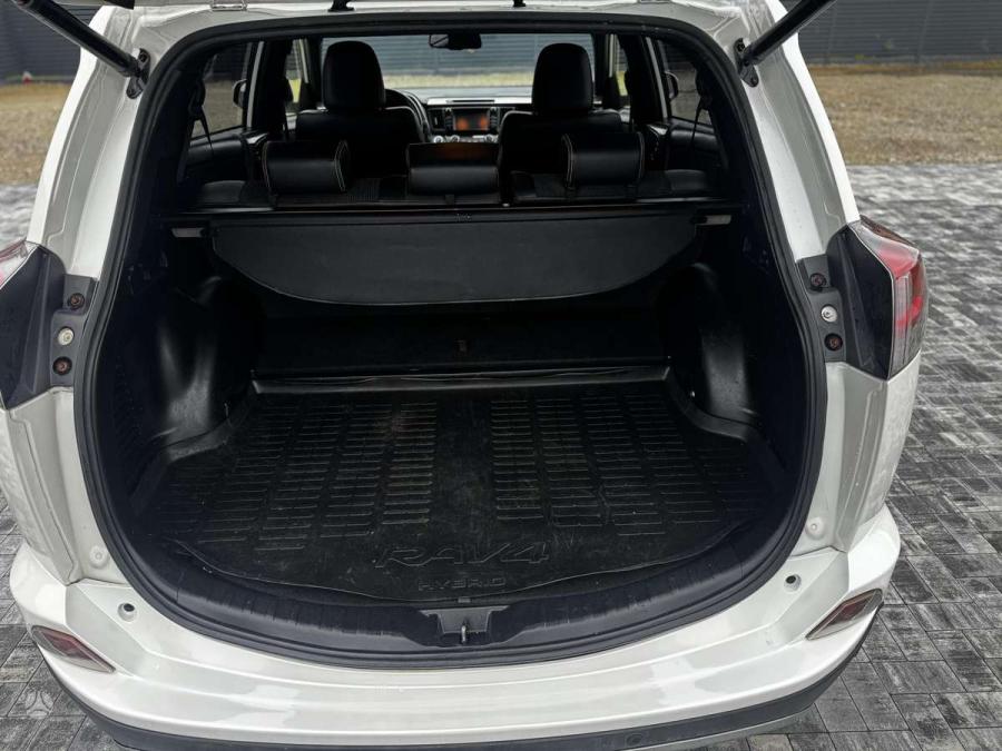 Balts Toyota RAV4 2016 Kauņa, ar dzinēja tilpumu 2.49 L un nobraukumu 170 tūkst. km par 15200 €, foto 22 vietnē AUTOMOTO.COM.LV