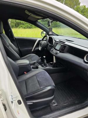 Balts Toyota RAV4 2016 Tauragė, ar dzinēja tilpumu 2.00 L un nobraukumu 180 tūkst. km par 12400 €, foto 6 vietnē AUTOMOTO.COM.LV