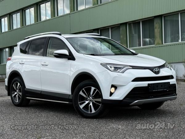 Белый Тойота РАВ 4 2016 в Тарту, объемом двигателя 2.00 л и пробегом 217 тыс. км за 13199 €, фото 1 на AUTOMOTO.COM.LV