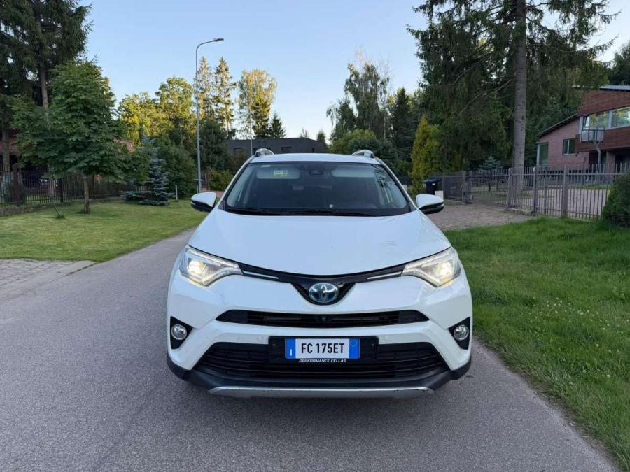 Balts Toyota RAV4 2016 Viļņa, ar dzinēja tilpumu 2.50 L un nobraukumu 259 tūkst. km par 12900 €, foto 8 vietnē AUTOMOTO.COM.LV