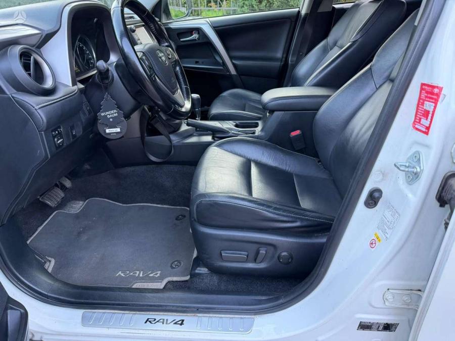 Balts Toyota RAV4 2016 Viļņa, ar dzinēja tilpumu 2.50 L un nobraukumu 259 tūkst. km par 12900 €, foto 11 vietnē AUTOMOTO.COM.LV