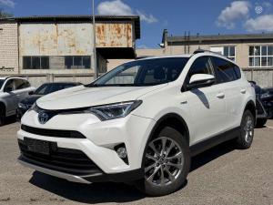 Balts Toyota RAV4 2016 Viļņa, ar dzinēja tilpumu 2.49 L un nobraukumu 204 tūkst. km par 16300 €, foto 3 vietnē AUTOMOTO.COM.LV