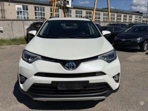 Balts Toyota RAV4 2016 Viļņa, ar dzinēja tilpumu 2.49 L un nobraukumu 204 tūkst. km par 16300 €, foto 5 vietnē AUTOMOTO.COM.LV