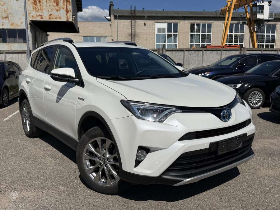 Balts Toyota RAV4 2016 Viļņa, ar dzinēja tilpumu 2.49 L un nobraukumu 204 tūkst. km par 16300 €, foto 6 vietnē AUTOMOTO.COM.LV