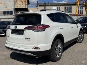 Balts Toyota RAV4 2016 Viļņa, ar dzinēja tilpumu 2.49 L un nobraukumu 204 tūkst. km par 16300 €, foto 9 vietnē AUTOMOTO.COM.LV