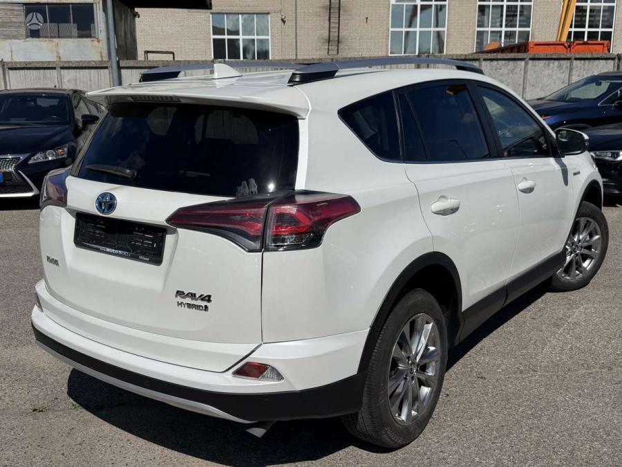 Balts Toyota RAV4 2016 Viļņa, ar dzinēja tilpumu 2.49 L un nobraukumu 204 tūkst. km par 16300 €, foto 10 vietnē AUTOMOTO.COM.LV