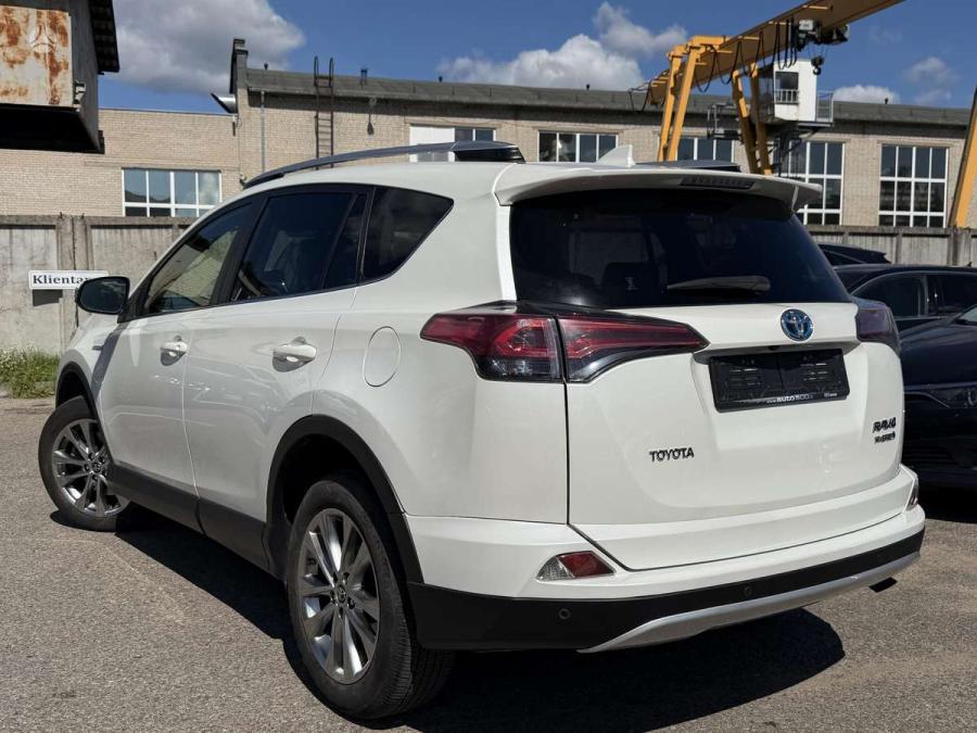 Balts Toyota RAV4 2016 Viļņa, ar dzinēja tilpumu 2.49 L un nobraukumu 204 tūkst. km par 16300 €, foto 13 vietnē AUTOMOTO.COM.LV