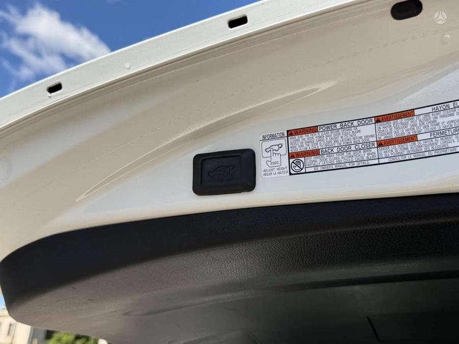 Balts Toyota RAV4 2016 Viļņa, ar dzinēja tilpumu 2.49 L un nobraukumu 204 tūkst. km par 16300 €, foto 16 vietnē AUTOMOTO.COM.LV