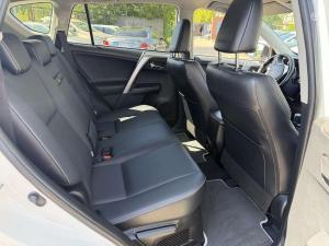 Balts Toyota RAV4 2016 Viļņa, ar dzinēja tilpumu 2.49 L un nobraukumu 204 tūkst. km par 16300 €, foto 17 vietnē AUTOMOTO.COM.LV
