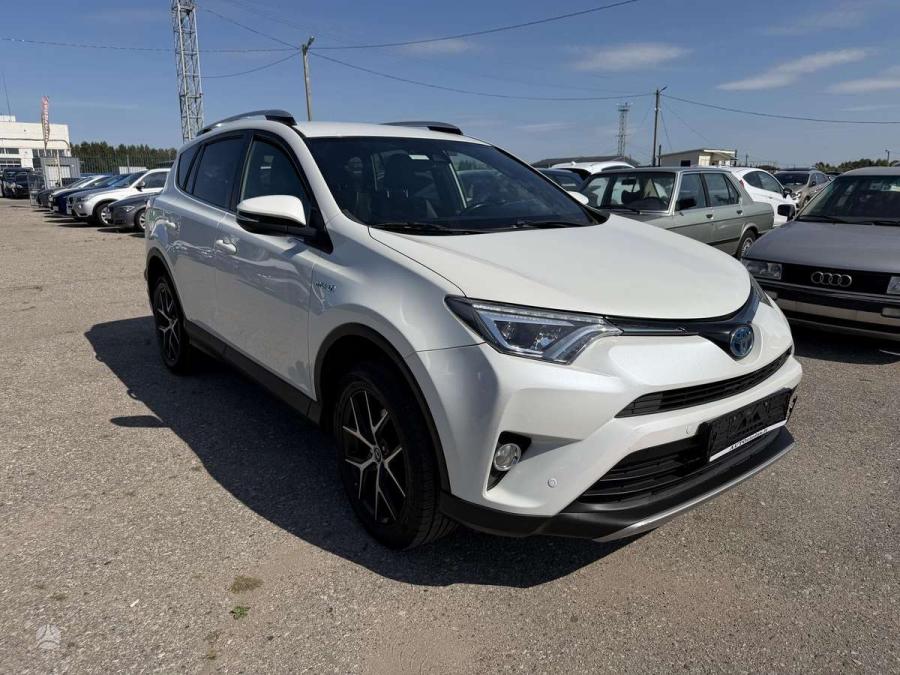Balts Toyota RAV4 2016 Panevēža, ar dzinēja tilpumu 2.50 L un nobraukumu 298 tūkst. km par 14200 €, foto 4 vietnē AUTOMOTO.COM.LV