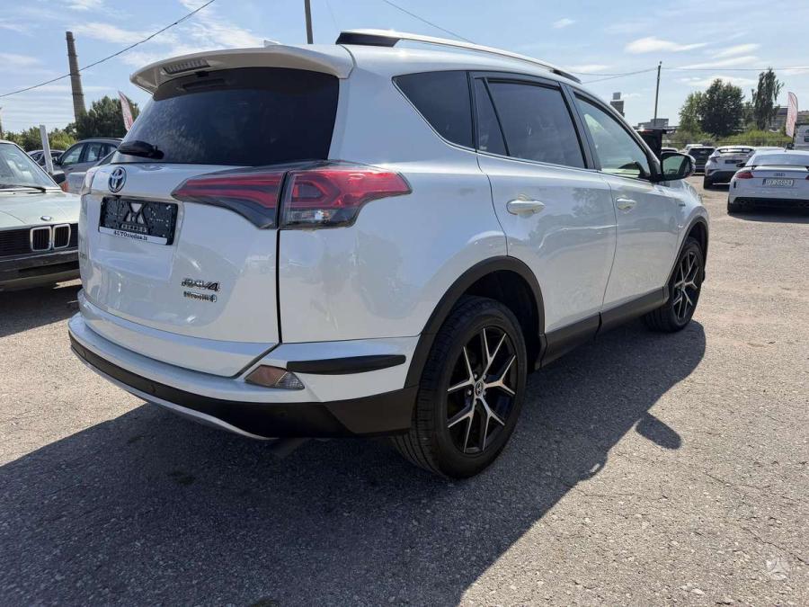 Balts Toyota RAV4 2016 Panevēža, ar dzinēja tilpumu 2.50 L un nobraukumu 298 tūkst. km par 14200 €, foto 6 vietnē AUTOMOTO.COM.LV