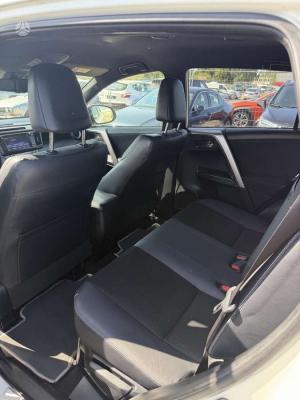 Balts Toyota RAV4 2016 Panevēža, ar dzinēja tilpumu 2.50 L un nobraukumu 298 tūkst. km par 14200 €, foto 12 vietnē AUTOMOTO.COM.LV