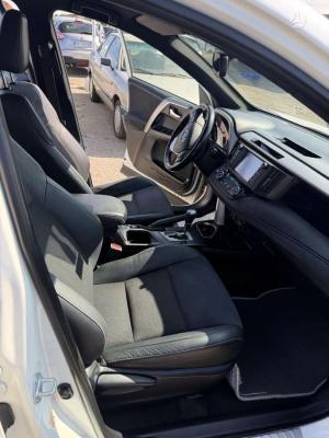 Balts Toyota RAV4 2016 Panevēža, ar dzinēja tilpumu 2.50 L un nobraukumu 298 tūkst. km par 14200 €, foto 13 vietnē AUTOMOTO.COM.LV